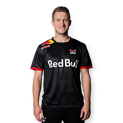 VIPrize - Win an exclusive eSports experience with FIFA pro Umut Gültekin!